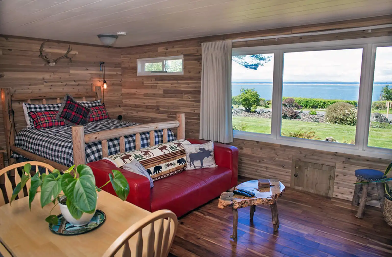 Rustic Cabin in Sequim Near Dungeness Bay
